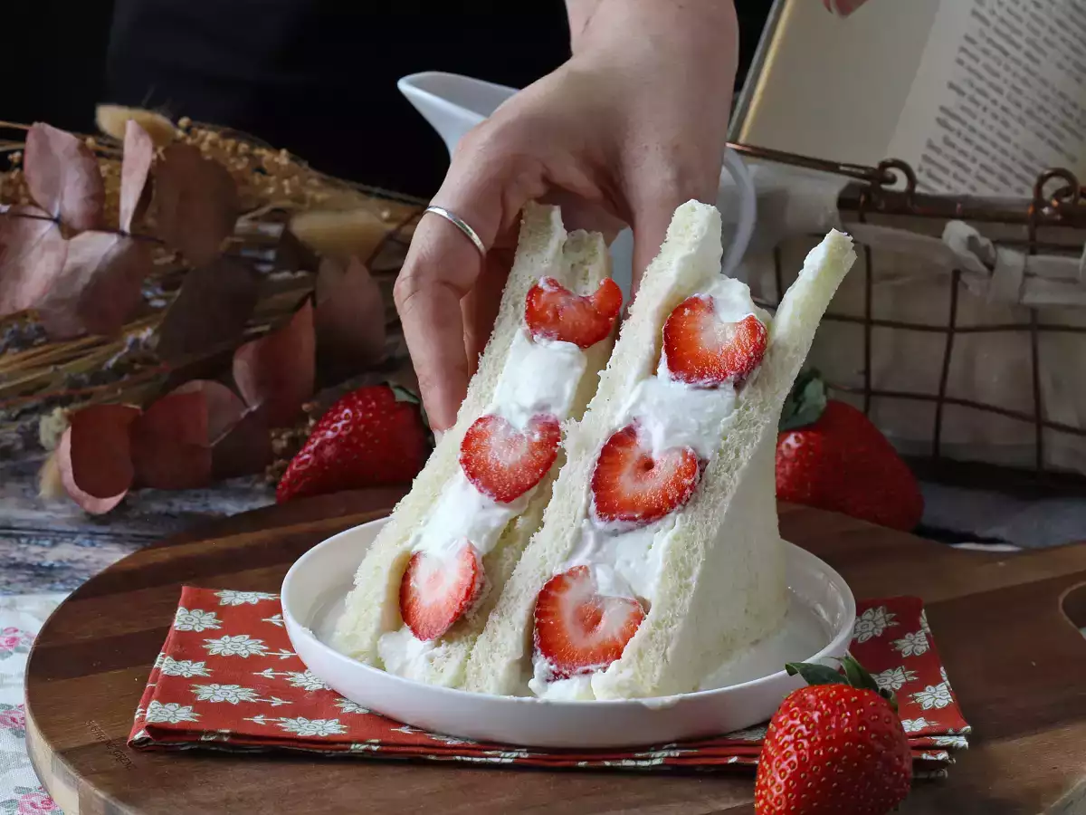 Ichigo sando, das japanische erdbeer-sandwich!