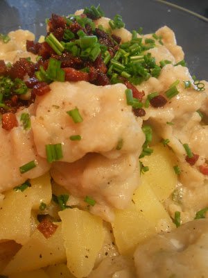 Luxemburger rezept: kniddelen mit gréiwen und grompere