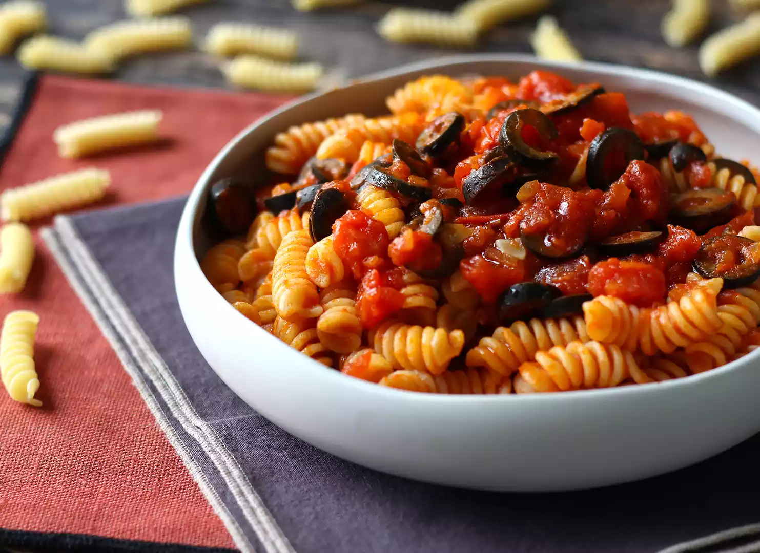 Nudeln mit olivensauce: einfaches rezept für wenig geld