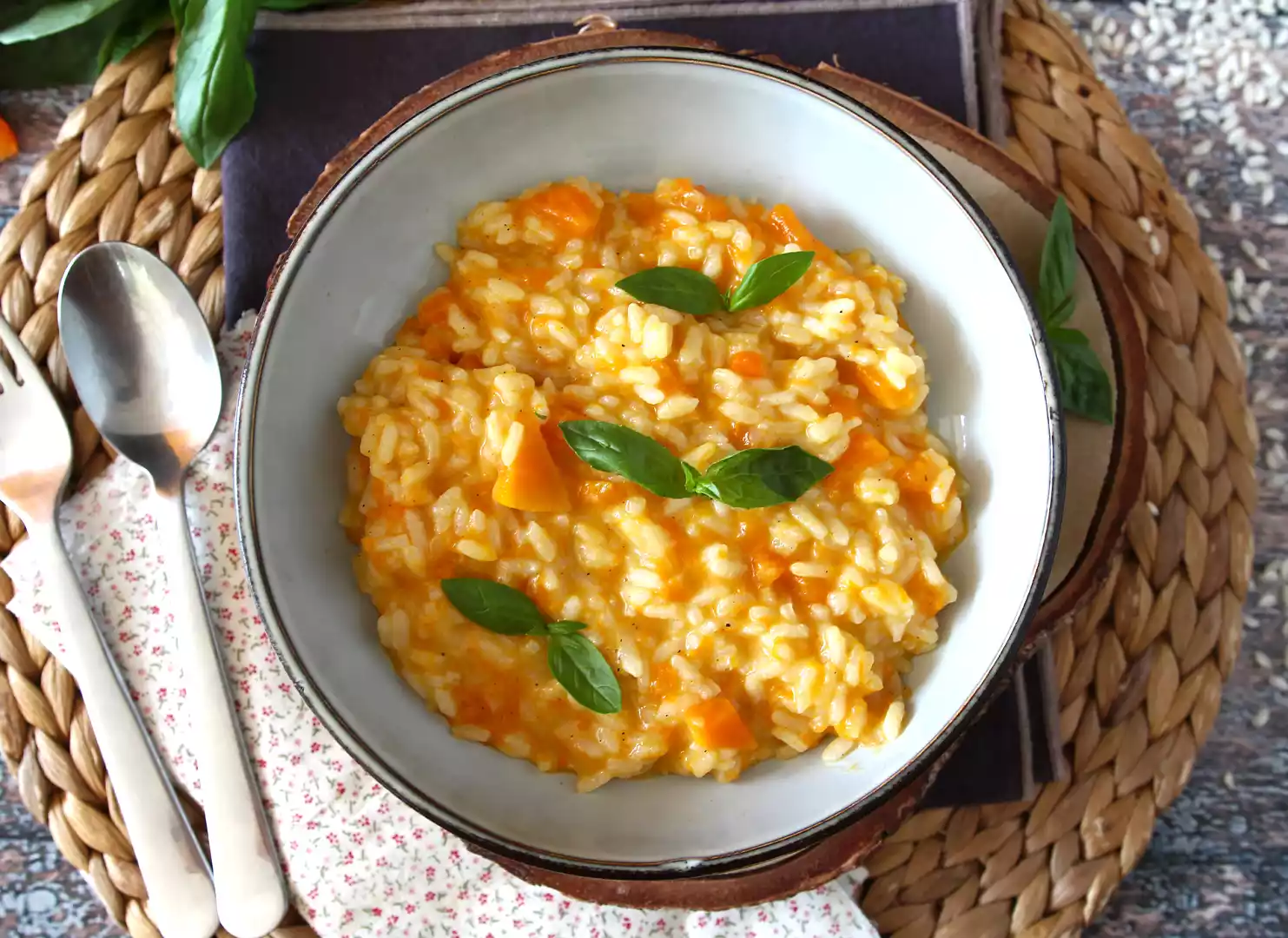 Risotto-rezept mit kürbis: perfekt für den herbst
